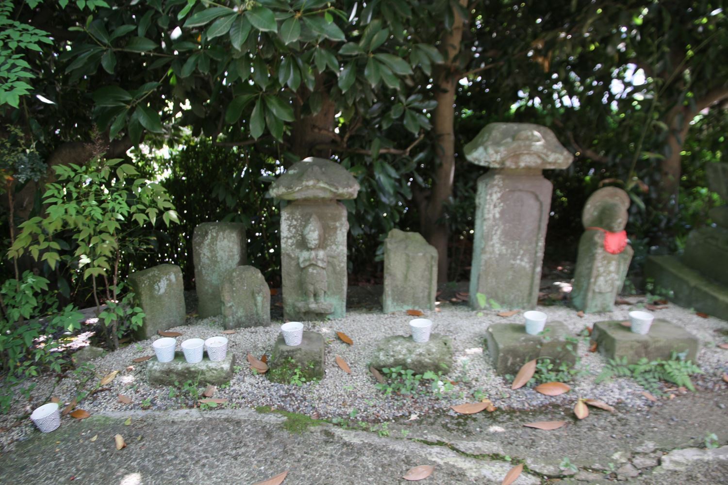 高蔵寺地蔵堂「鶴川地蔵尊」の石仏 ＜町田市三輪町＞: 石仏探訪